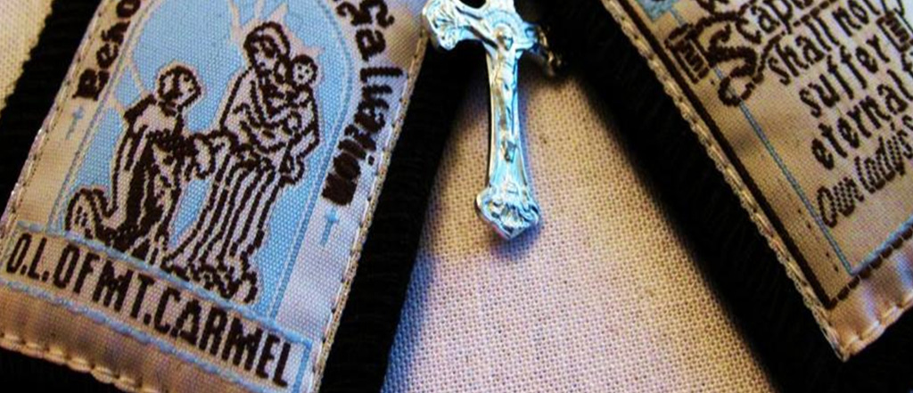 ¿Qué significa el escapulario? ¿Es sólo una moda? – Familia Catolica